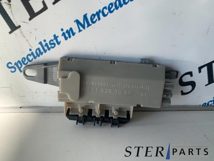 Antenna Amplifier Mercedes E Combi 2.2 E-220 CDI 16V - A2118203089 MERCEDES
