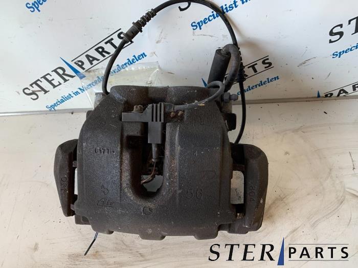 Front brake calliper, right Mercedes R 3.0 320 CDI 24V 4-Matic ...