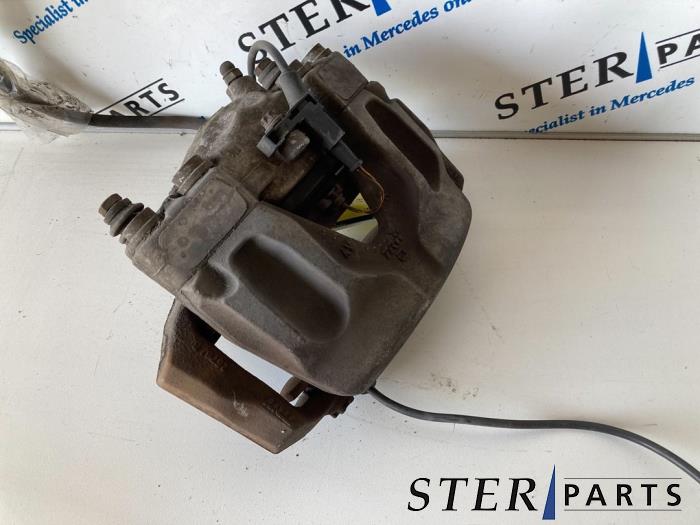 Front brake calliper, right Mercedes C Estate 3.0 C-320 CDI V6 24V ...