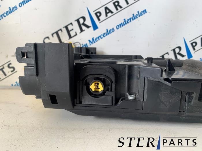 Fuse box Mercedes C Estate 3.0 C-320 CDI V6 24V - A2045403650 MERCEDES