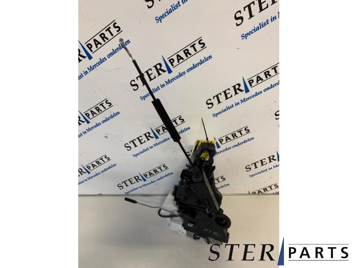 Rear door lock mechanism 4-door, left Mercedes A 1.5 A-150 5-Drs ...