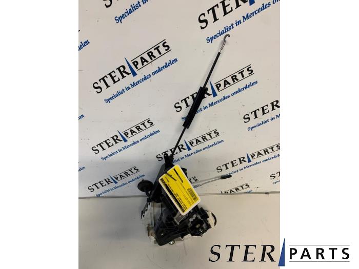 Rear door lock mechanism 4-door, left Mercedes A 1.5 A-150 5-Drs ...