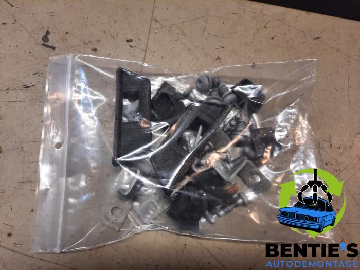 Roof rack kit BMW 3 serie Touring 316i 16V - 51138262617