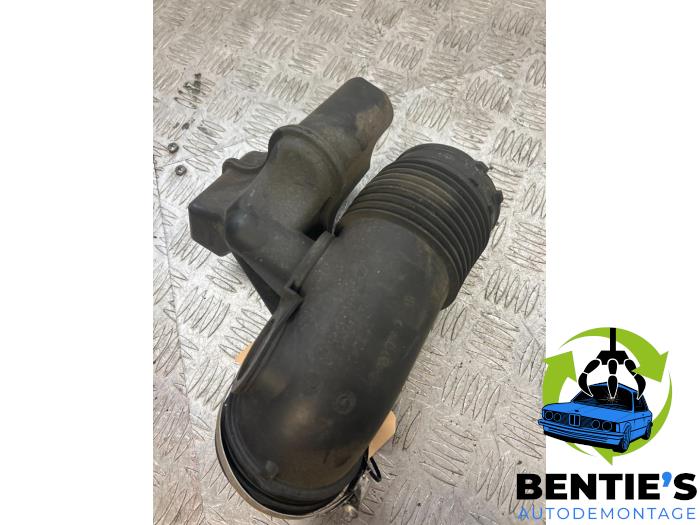 Air intake hose BMW 3 serie 330i 24V - 13717536004