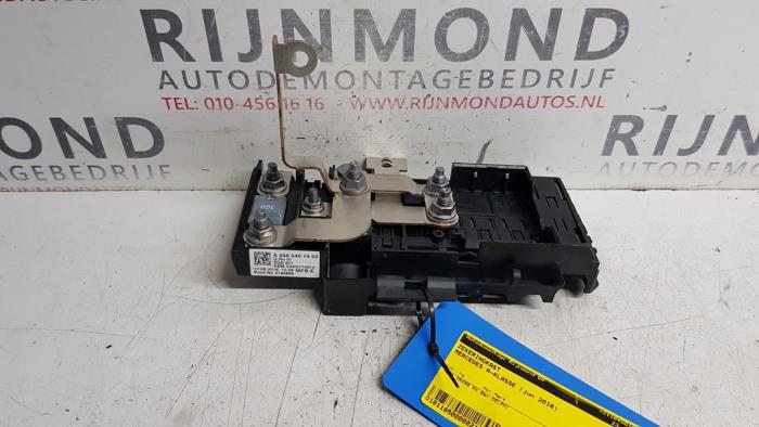 Fuse box Mercedes A 2.0 A-45 AMG Turbo 16V 4-Matic - A2465401950 DELPHI