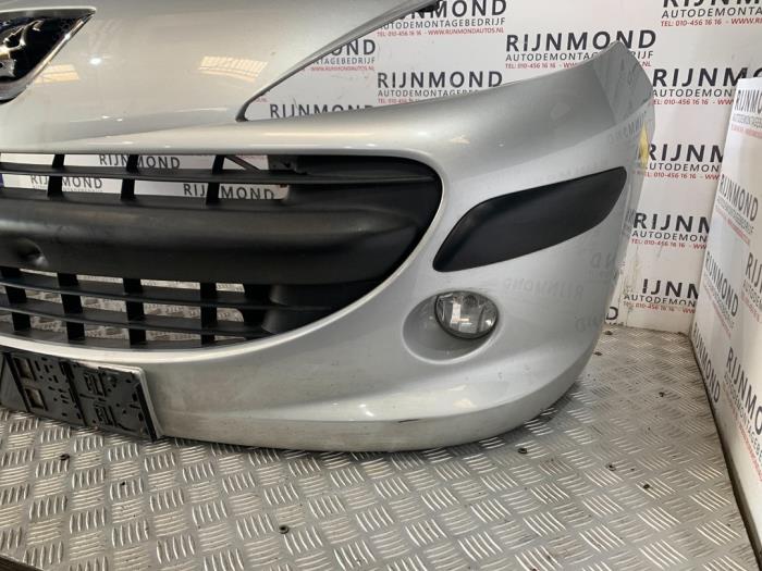 Pare-chocs avant Peugeot 207/207+ 1.4 - 0000000