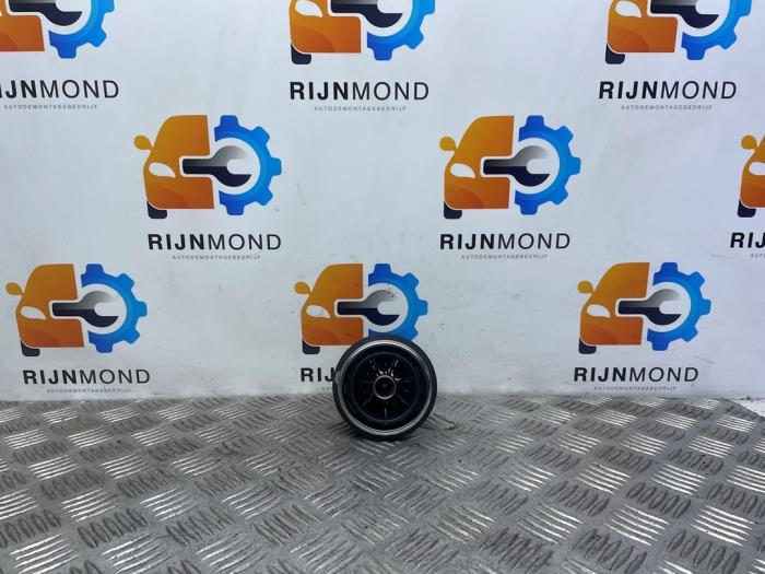 Audi A3 Sportback (8VA/8VF) 2.0 TDI 16V Grilles aération tableau de bord stock