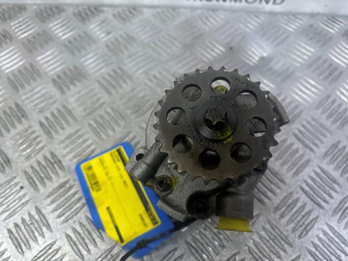 Oil pump Mercedes Vito 2.0 116 CDI 16V - A6541802501 OM654920
