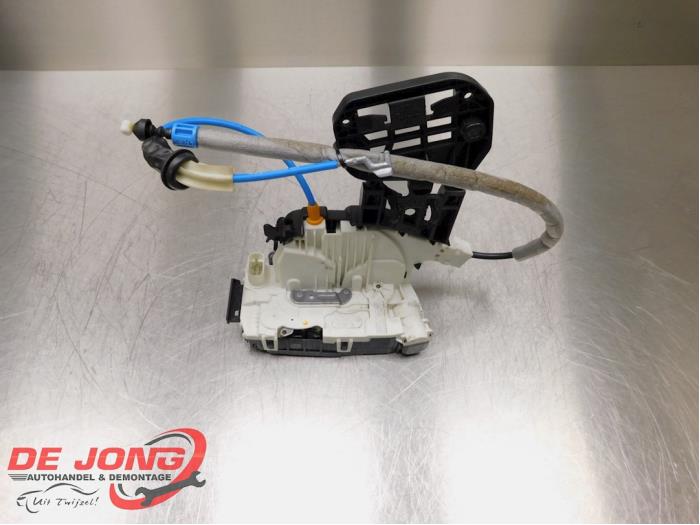 Front door lock mechanism 4-door, right Mercedes CLA 2.2 CLA-220 CDI ...