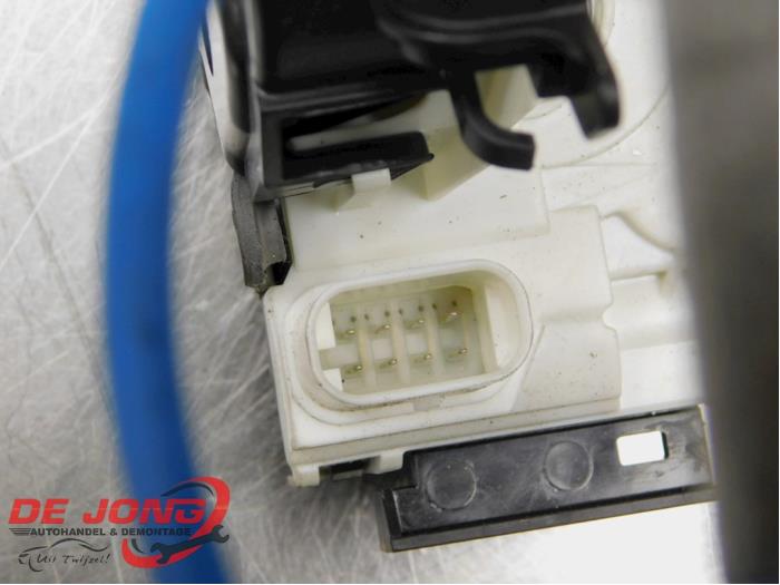 Front door lock mechanism 4-door, right Mercedes CLA 2.2 CLA-220 CDI ...