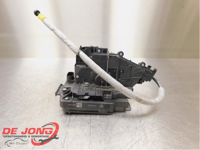 Front door lock mechanism 4-door, right Mercedes E E-220d 2.0 Turbo 16V ...