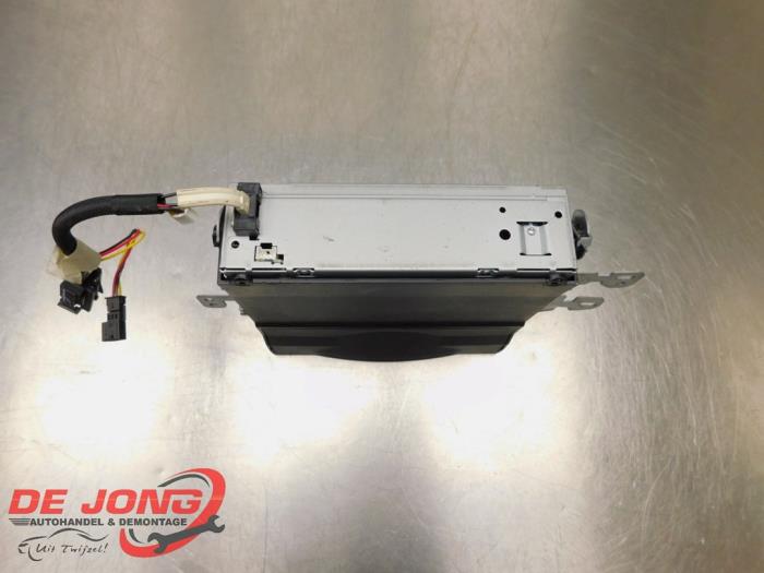 CD changer Mercedes ML II 3.0 ML-320 CDI 4-Matic V6 24V - A2118705390 ...