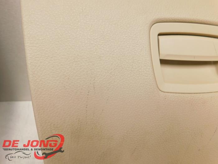 Glovebox BMW 5 serie Touring 520d 16V - 51169173907