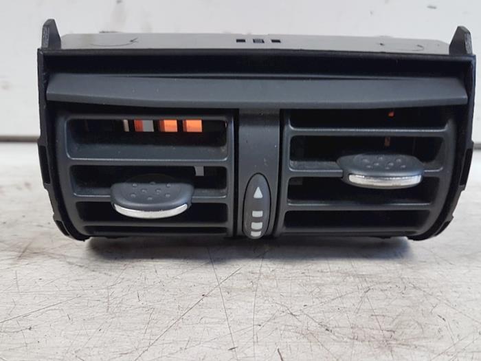 Dashboard vent Mercedes C 2.0 C-200K 16V - A2038300454
