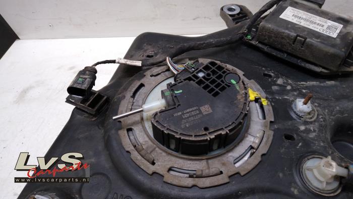 Réservoir Adblue Audi A6 Avant 2.0 TDI 16V - 4G0131877M DDDA VW-AG