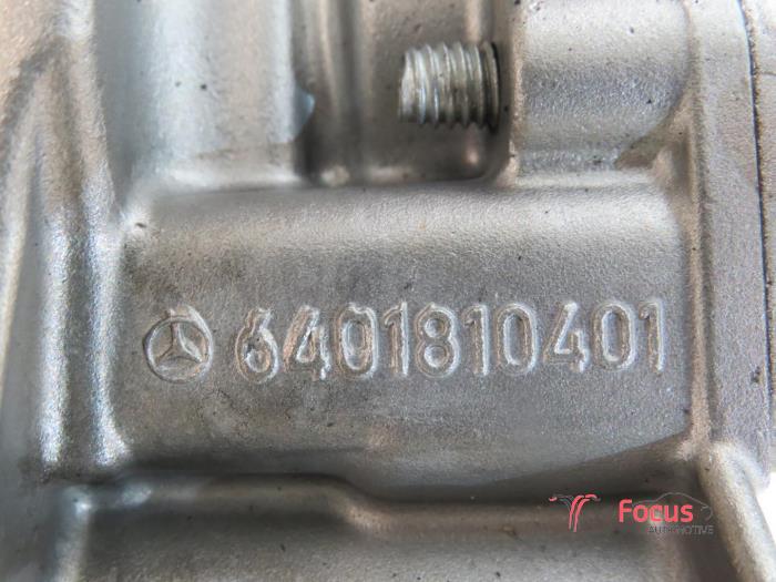 Oil pump Mercedes B 2.0 B-180 CDI 16V - 6401810401 640940