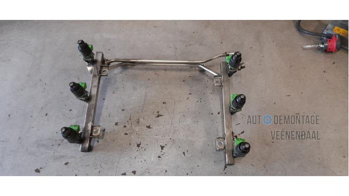 Fuel injector nozzle Audi A6 Avant Quattro 2.4 V6 30V - 078133681AJ BDV ORIGINEEL