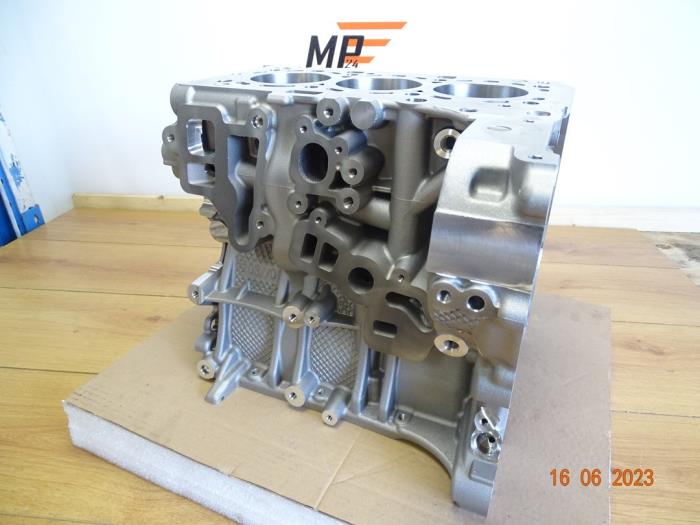 Engine crankcase Mini Mini 1.5 12V Cooper - 11111025108 B38A15A