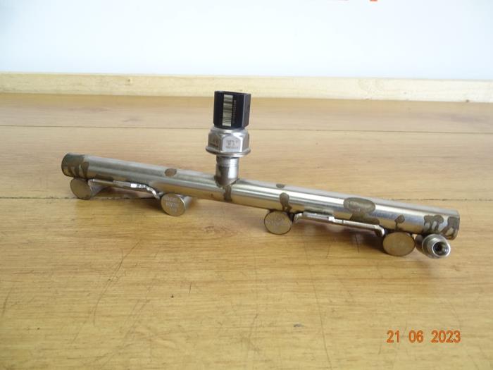 Injector housing Mini Mini 1.6 16V Cooper S - 7592426 N18