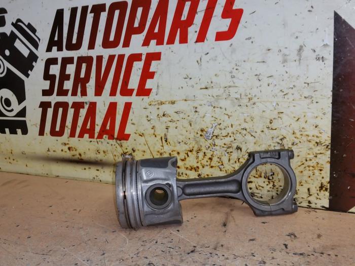 Pistons avec code moteur M9R402 stock | ProxyParts.fr