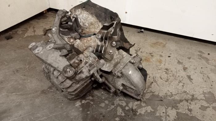 Gearbox Opel Zafira 1.9 CDTI - 93191608 Z19DT MZ4