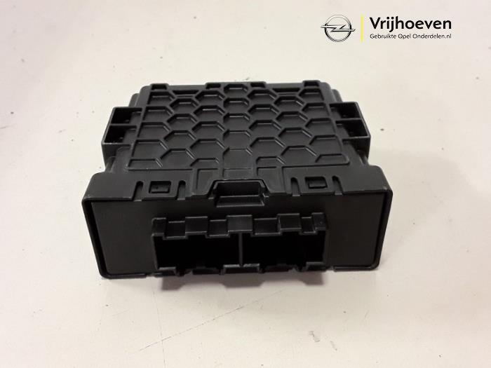 Gateway module Opel Mokka X 1.4 Turbo 16V - 13599318 GM