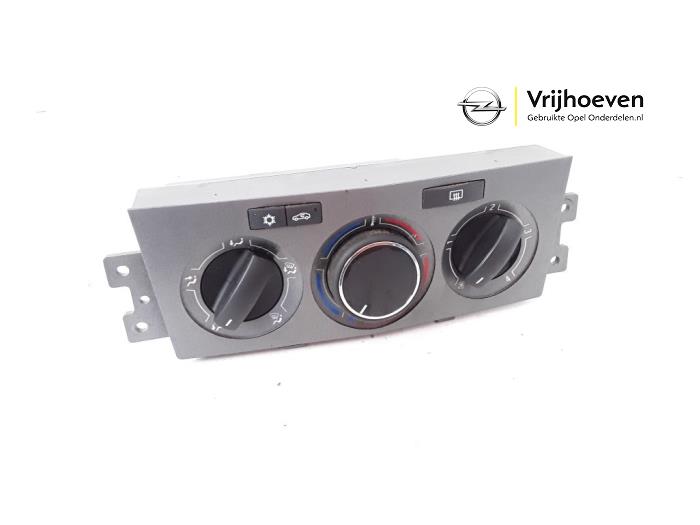 Heater control panel Opel Antara 2.2 CDTI 16V 4x2 - 95261985