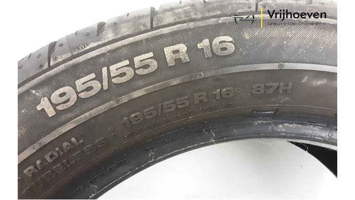 Tyre with tyre size 195/55/16 - 19555R16 CONTINENTAL