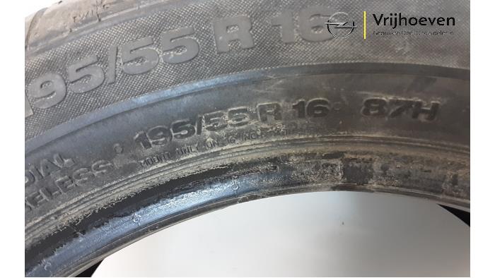 Tyre with tyre size 195/55/16 - 19555R16 CONTINENTAL