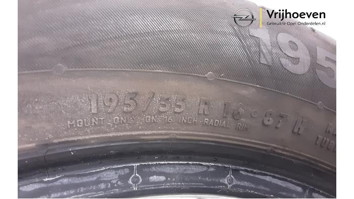 Tyre with tyre size 195/55/16 - 19555R16 CONTINENTAL