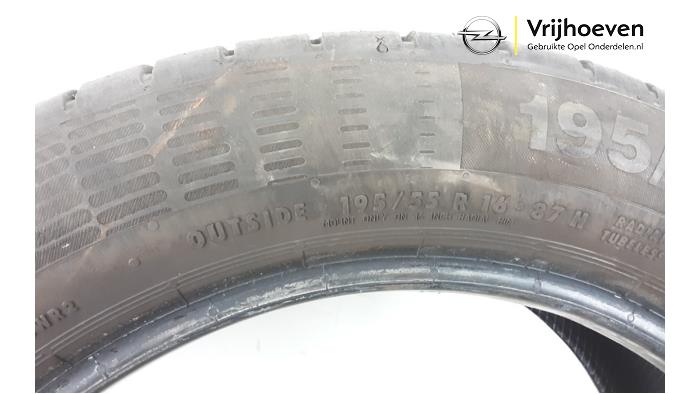 Tyre with tyre size 195/55/16 - 19555R16 CONTINENTAL