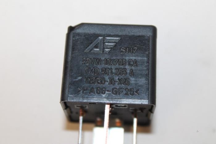 Relay Audi 80 - 7M0951253A - Autoparts Veghel | ProxyParts.com