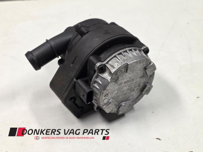 Pompe à eau Volkswagen Golf VIII 1.4 GTE 16V - 04L965567B DGEA