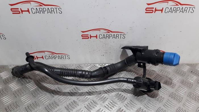 Mercedes A-Klasse Tubes de remplissage adblue réservoir stock