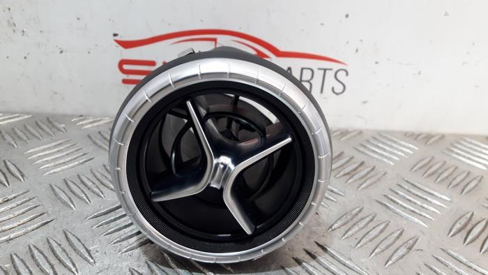 Mercedes CLA (117.3) 2.2 CLA-220 CDI 16V Grilles aération tableau de ...