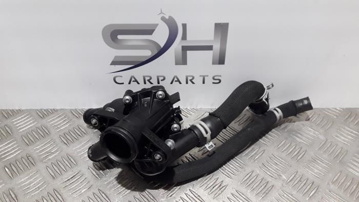 Thermostat housing Mercedes A Limousine 2.0 A-35 AMG Turbo 16V 4Matic ...