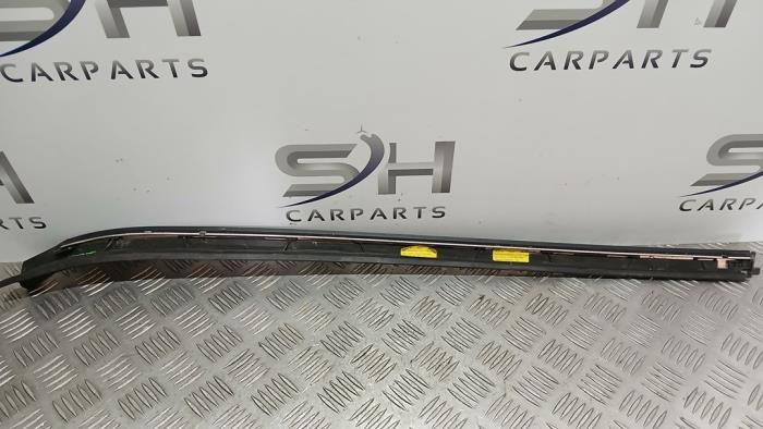 Frontscreen frame Mercedes C C-250d 2.2 16V BlueTEC - A2076900362