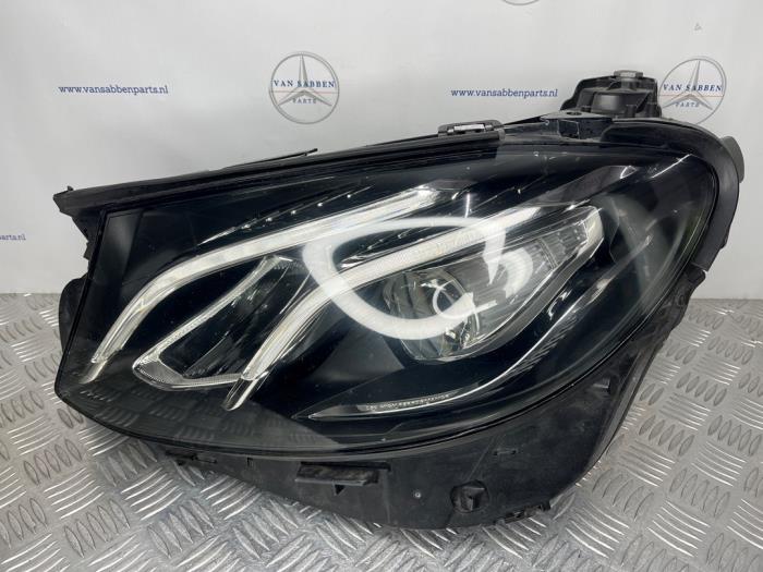 Headlight, left Mercedes E E-200 2.0 Turbo 16V - A2138260091 MERCEDES