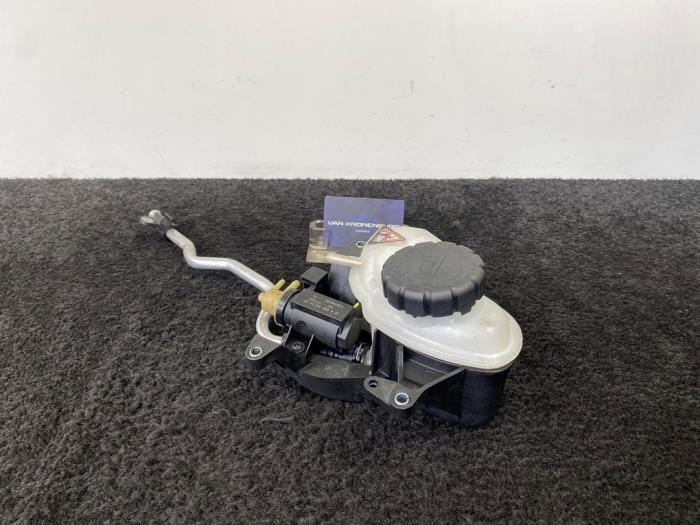 Expansion vessel Mercedes C C-200 2.0 CGI 4-Matic 16V - A2782000385
