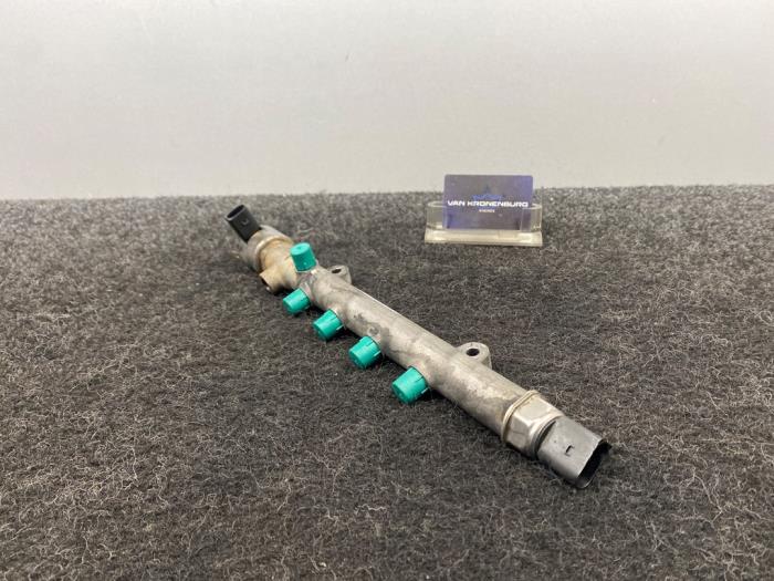 Fuel injector nozzle Mercedes Sprinter 3,5t 314 CDI 16V - A6510700495 ...