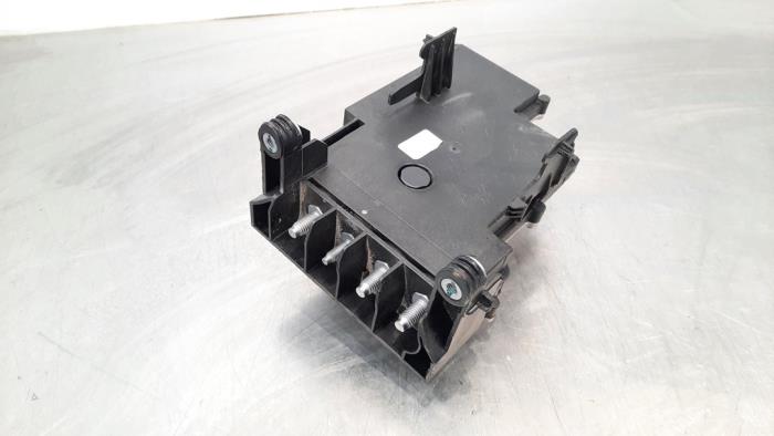 Battery control module Volvo XC60 II 2.0 B5 16V Mild Hybrid AWD - 32300277