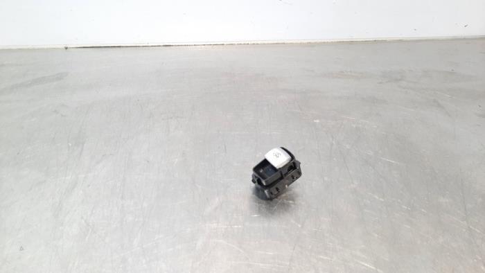 Tailgate switch Mercedes E E-300de 2.0 Turbo 16V - A2229055011