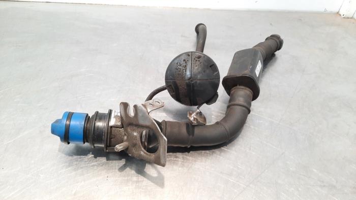 Filler pipe adblue tank Mercedes E E-300de 2.0 Turbo 16V - A2134705201 ...