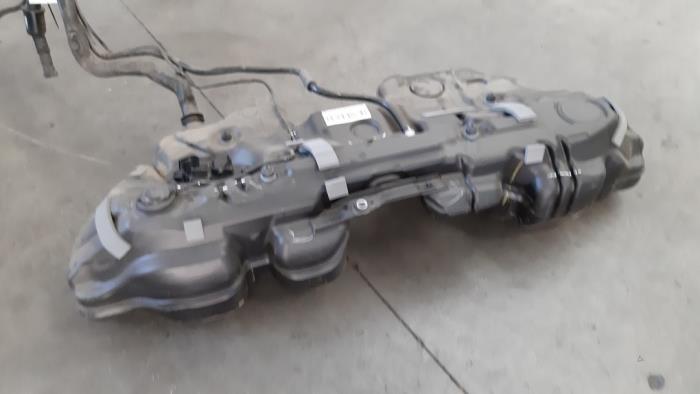 Réservoir de carburant Mercedes C Estate C-180 BlueTEC, C-180 d 1.6 16V ...