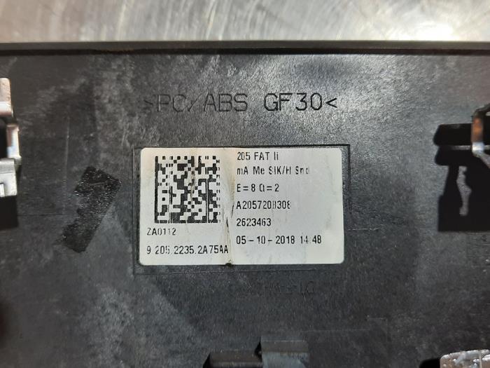 C-style sealing cover right Mercedes C-Klasse AMG C-43 AMG 3.0 V6 24V ...