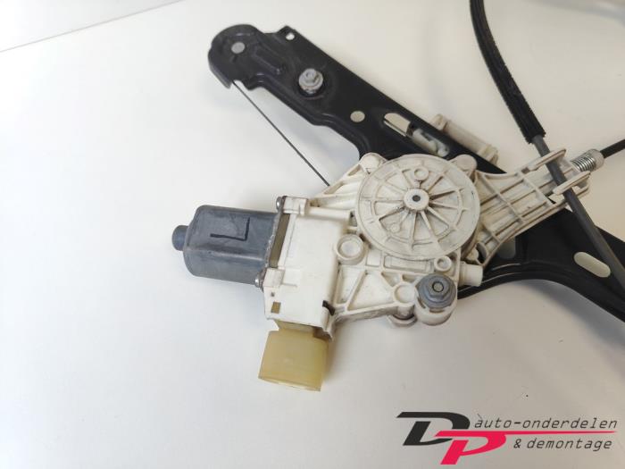 Window mechanism 4-door, front left BMW 1 serie 116i 1.6 16V - 7067795S