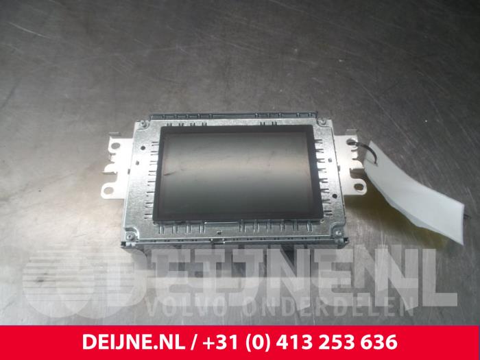 Displays Multi Media control units with part number 750580001 stock