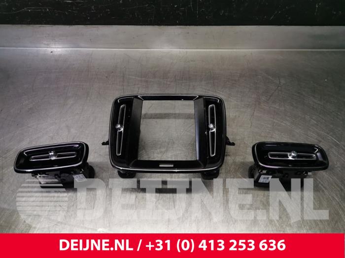 Grille aération tableau de bord Volvo XC40 1.5 T3 12V - 31442625