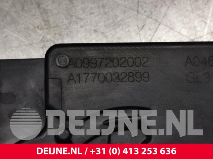Front door lock mechanism 4-door, right Mercedes A 1.3 A-180 Turbo 16V ...