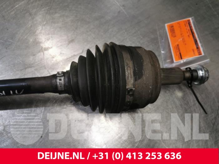 Front drive shaft, left Volkswagen Multivan T5 2.5 TDi - 7H0407271AL BPC JUM